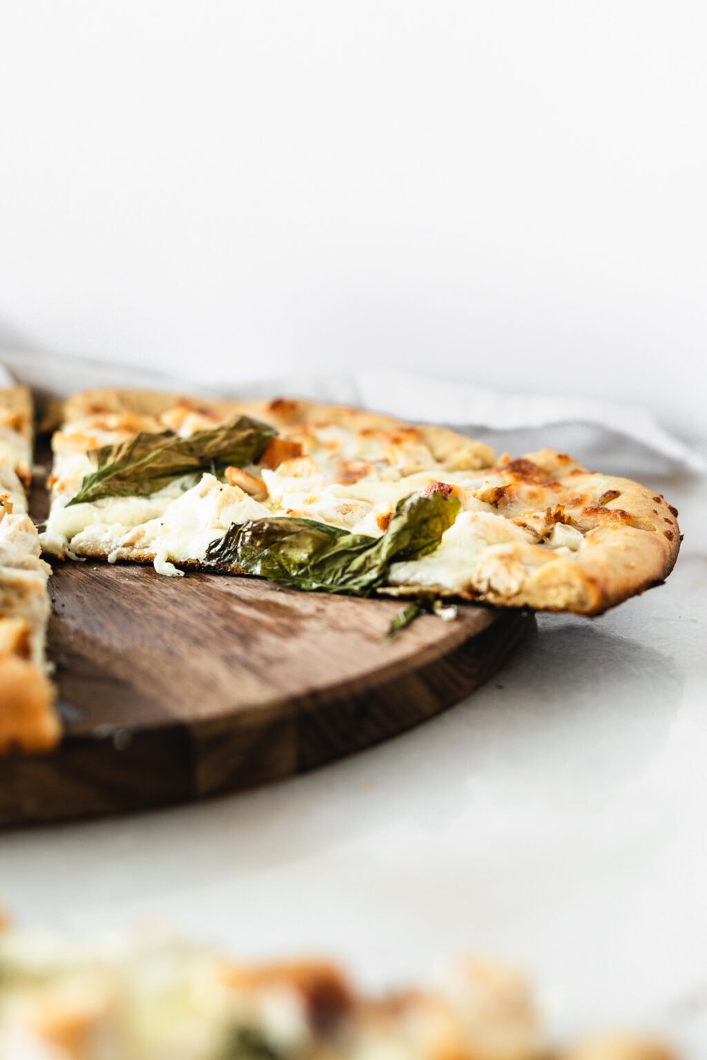 Garlic Chicken White Pizza (Pizza Bianca) - Lively Table