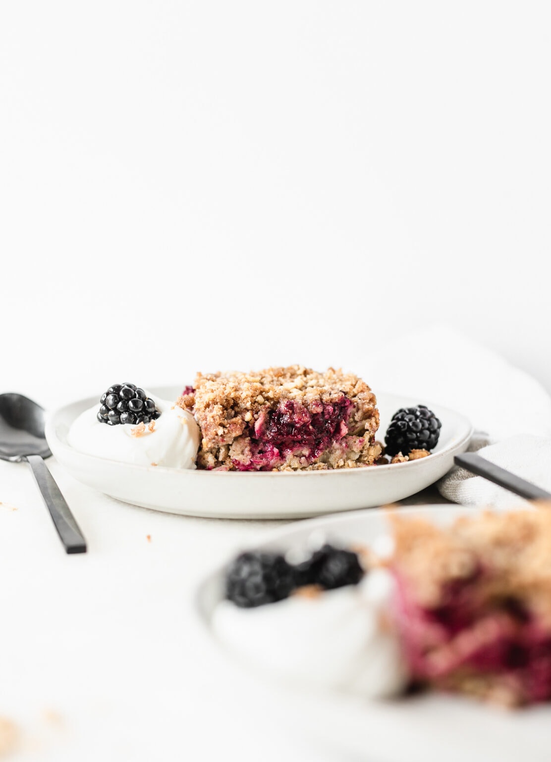 Blackberry Crumble Baked Oatmeal - Lively Table