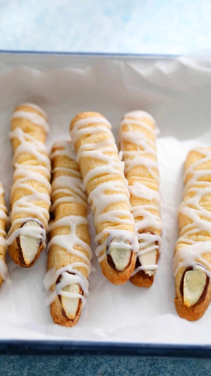 10 Easy Halloween Treats and Snacks Everyone Will Love