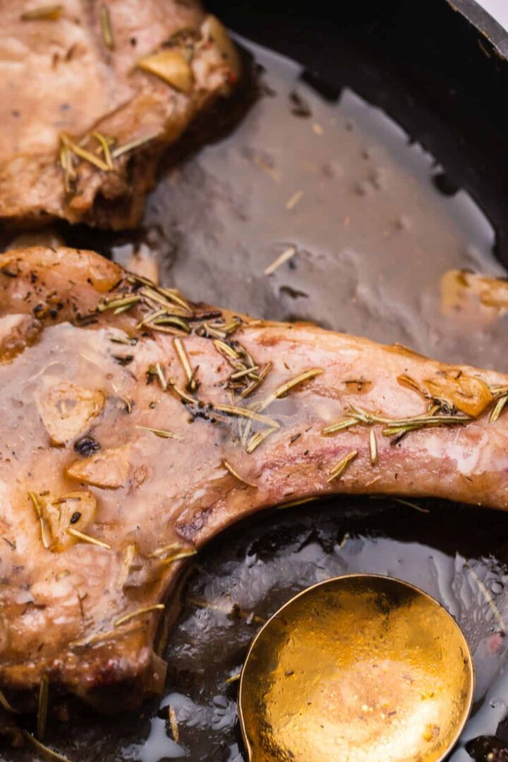 These Pork Chops Create Their Own Sauce While They Cook